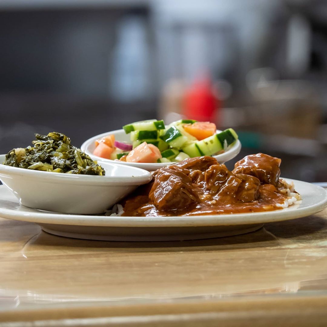 Chris's Restaurant – Greek family kitchen.